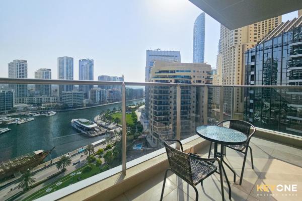 Sophisticated One Bedroom With Full Marina View - Dubai