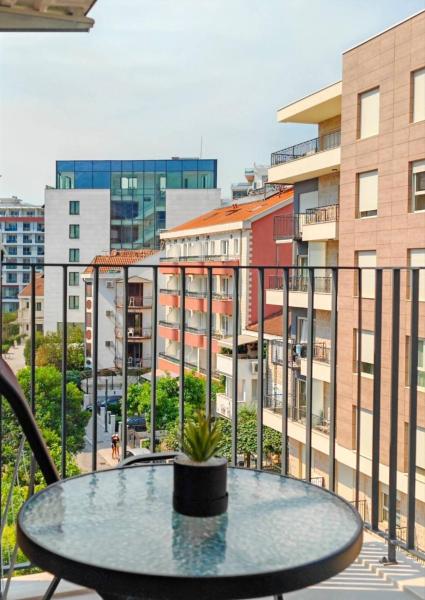 Modern City Apartment Budva-central Location,5 Min To Beach - Budva