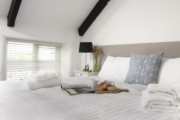 Cape Cornwall Club - Mousehole