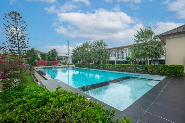 Family House Bangkok 4 Bedrooms 10 Guests Near Fashion Island - Bangkok