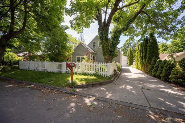 Ivy Cottage - Coeur d'Alene, ID
