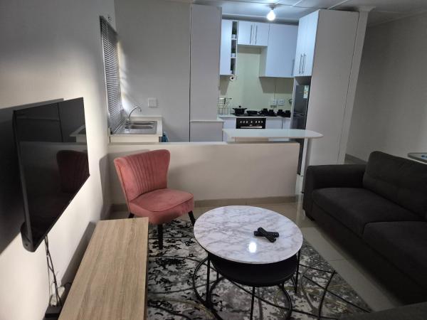Charming Cottage For Getaways - Empangeni