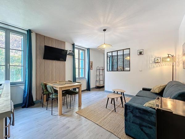 Les Abords Du Château - Audincourt