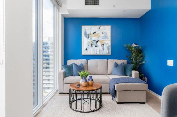 Chic & Cozy 1-bedroom Condo In Peter Street -