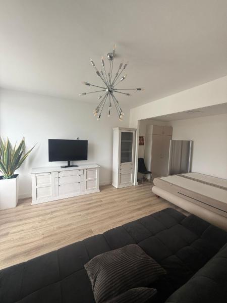 Großes, Helles 1-zimmerapartment Bis Zu 3 Personen - Berlin
