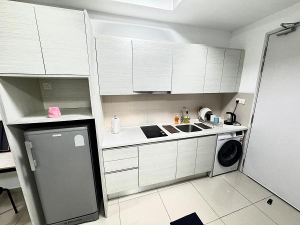 I-soho Homestay, Spacious Studio Unit And Balcony - Setia Alam