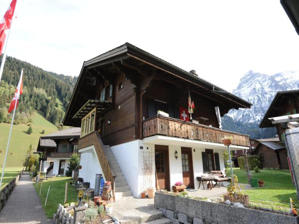 Chalet In Lenk Near Simmen Falls - Suiza