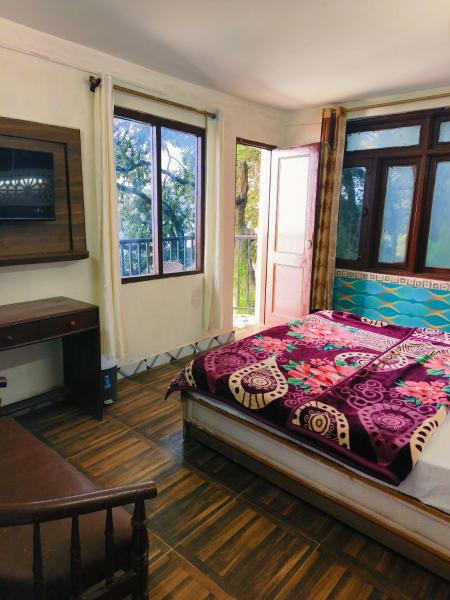 Hotel Holiday Plaza Dalhousie - Near Ghandhi Chowk Mall Road - Punjab