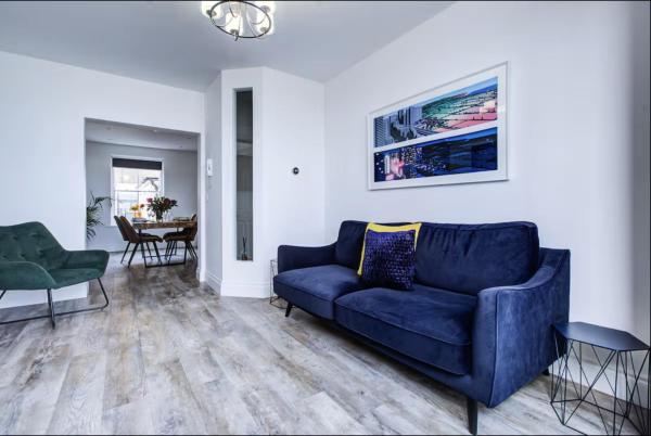 Luxury 2 Bed Apartment With Stunning Sea View Steps From Old Town And Dreamland - England