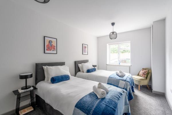 Chalfont Flat, Contractor Stay, Sleeps 5, Wifi & Parking - 비콘스필드