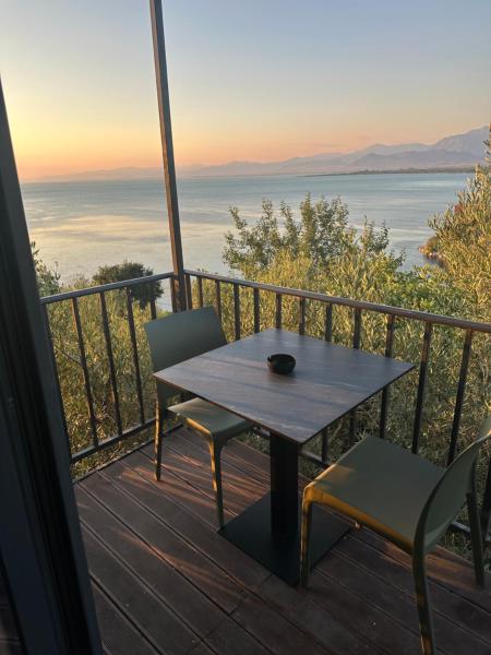 Lake Escape Villa Shirokë - Albanie