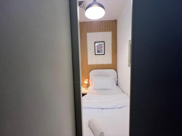 Elite Single Suite Room Partition In Tecom - Dubai