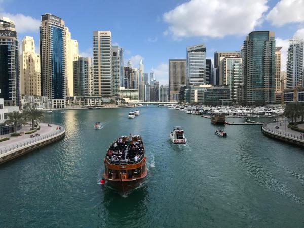Twin Room With Balcony At The S Royal Marina For Ladies And Families Only - Dubai Marina