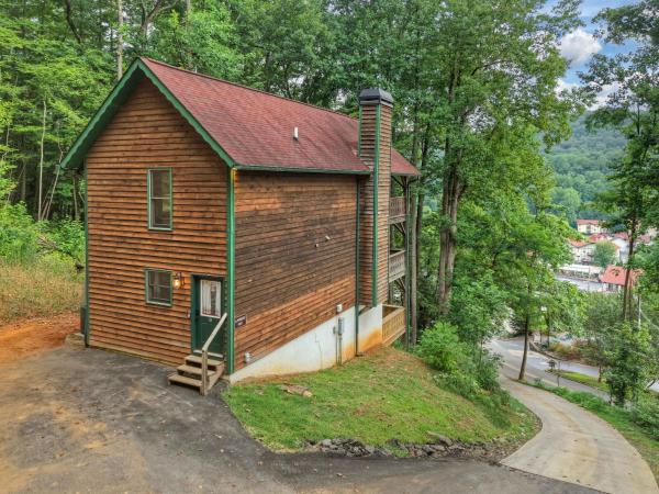 New Alpenrosen Haus-arcade Hot Tub Sauna Views - Helen, GA
