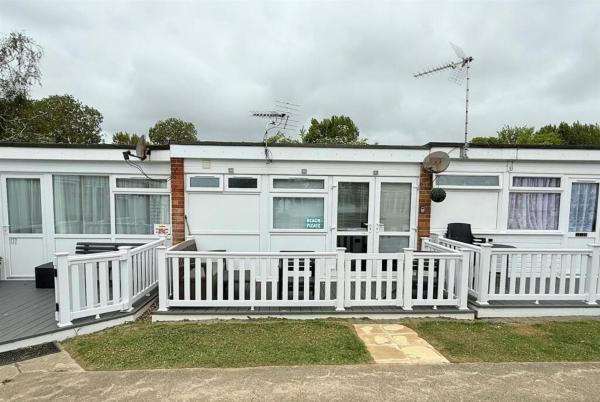 Beach Please Chalet Hire - Winterton-on-Sea