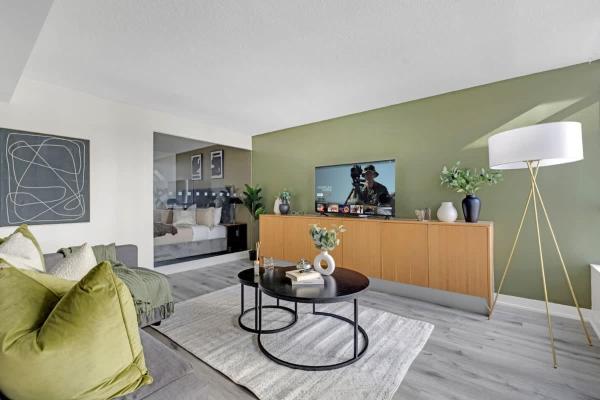 Luxury Waterfront Escape Stylish 3br Condo - Mississauga