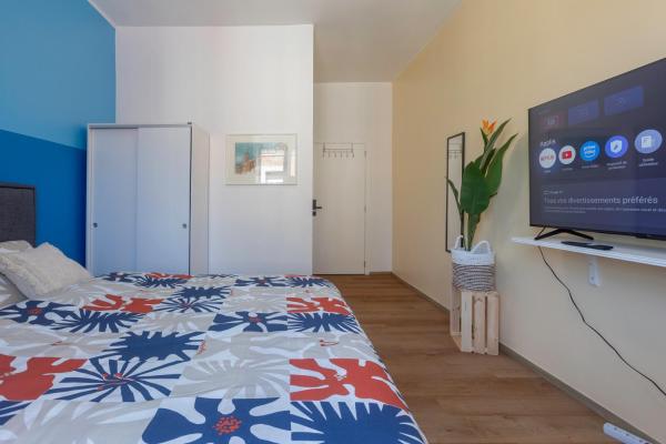 Chambre De Luxe Rio A Liège Sale De Bain Privée Check In Autonome Cuisine Partagée - Liège