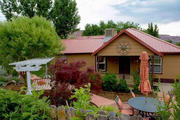 Moosewood Cottage - Hot Tub, Downtown, Dog Friendly - Moab, UT