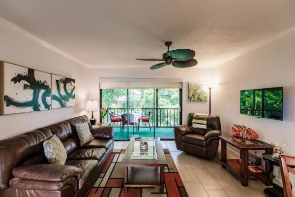 Park Shore Resort-deluxe Top Floor, Bldg E 332 - Naples, FL