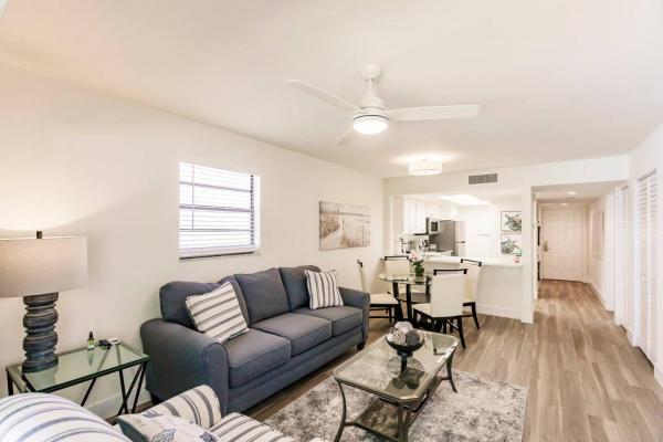 Park Shore Resort 2nd Floor Bldg D 228 - Naples, FL