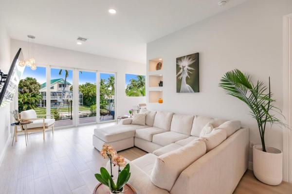 New 2024 - Waterfront-gulf Access, Oasis - Bonita Springs, FL