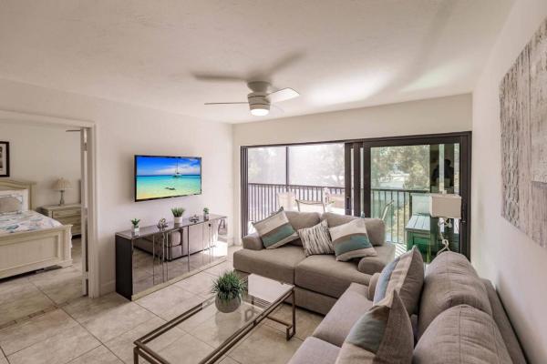 Park Shore Resort-2nd Floor Bldg J 255 - Lake View - Naples, FL