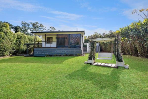 Cozy Cottage At Sunshine Grove - Woodford
