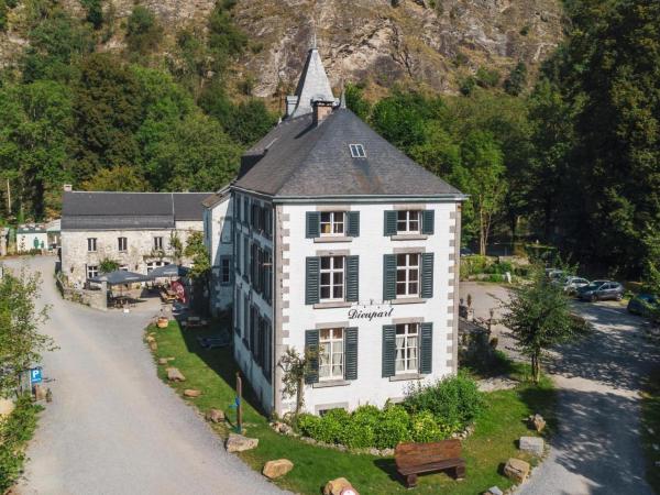 Spacious Apartment In A 16th-century Castle - Sprimont