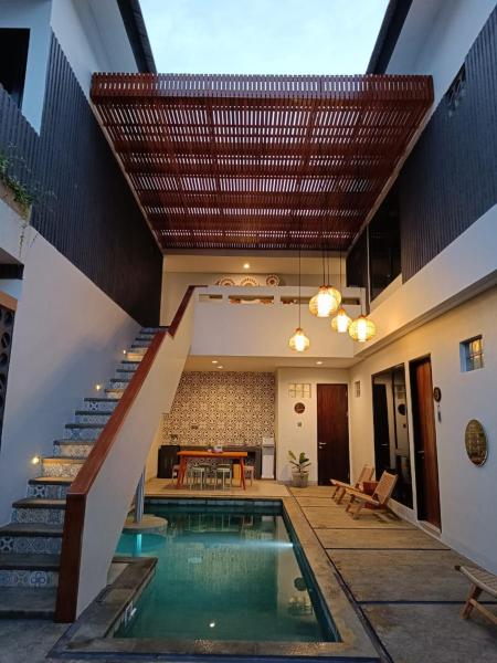 Padinis Villa & Coffee - Sanur