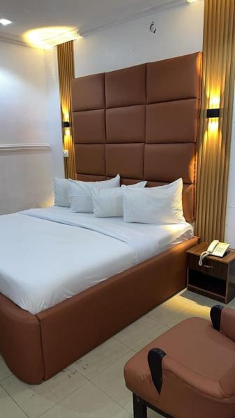 Quarters Inn & Suites Ikeja - Lagos