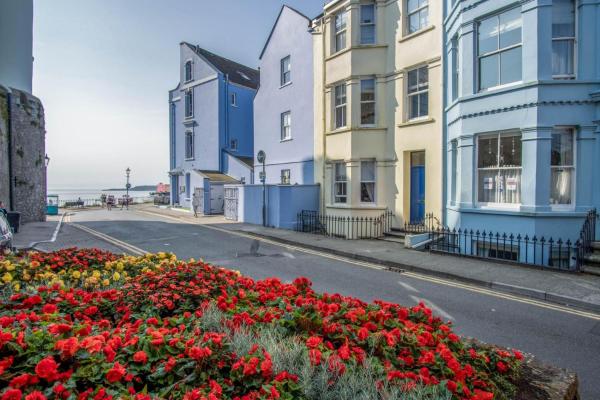 Beachcomber Seaside Apartment - 2 Bedroom - Tenby - Tenby
