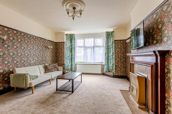 Elegant 3br House, Garden Near Tooting Cmns, South - 克羅伊登