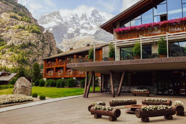 Grand Hotel Courmayeur Mont Blanc, By R Collection Hotels - Courmayeur