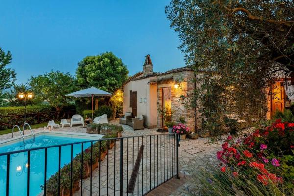 Historic Village With Pool Near Todi - Todi