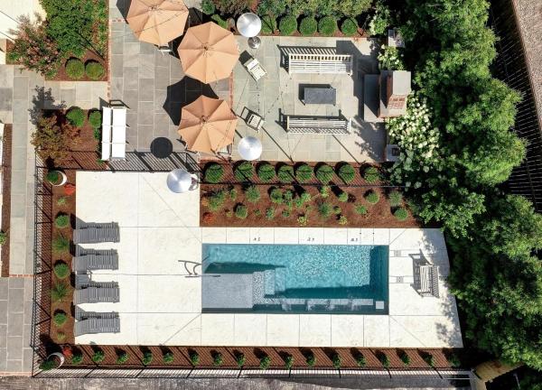 The 200 South St - King Rm 21 - Charlottesville, VA