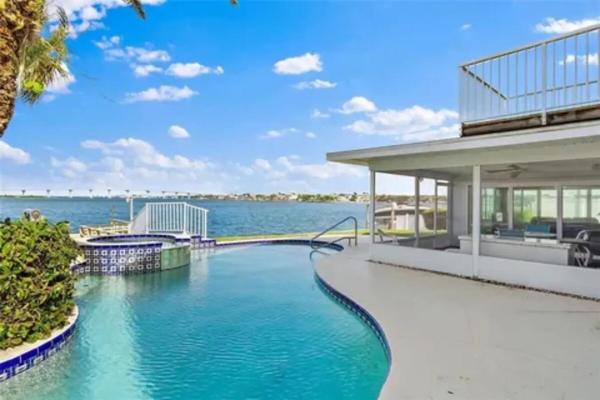 New Listing Tropical Island Beach House - Indian Rocks Beach, FL