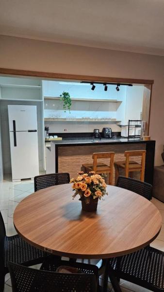 Apto Praia Grande 200m Da Praia - Sao Vicente, Brazil