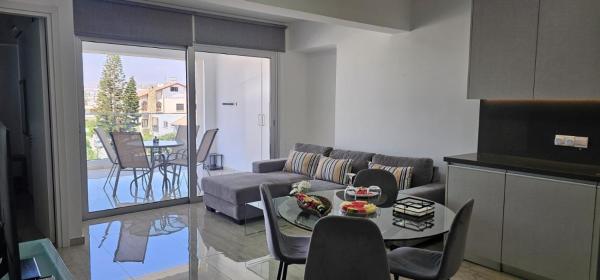Modern 1br Apt In Limassol Center, Ac, Balcony, Parking - Limasol