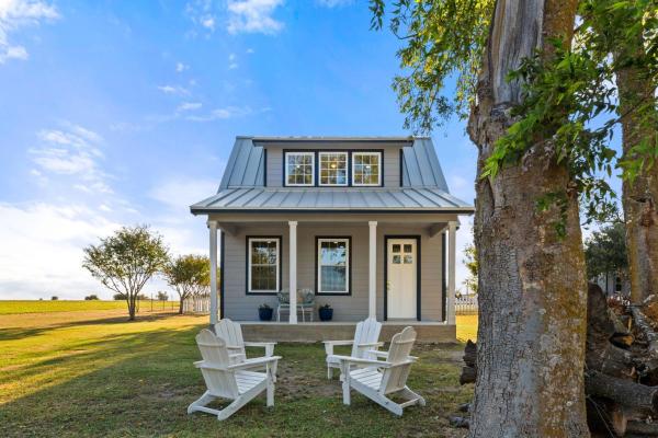 Salome's Chateau - Taylor, TX