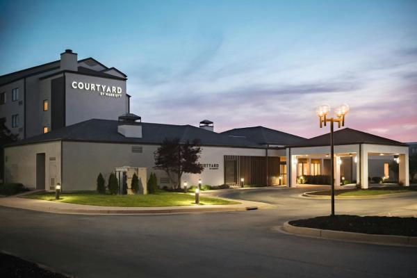 Courtyard By Marriott Louisville East - Kentucky