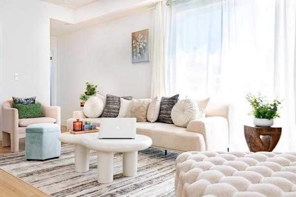 Unique 4-bedroom Apartment - Hollywood, CA