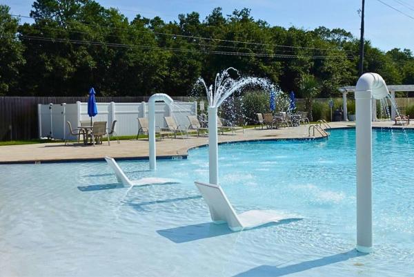 Coastal Serenity-family Beach Escape, 2 Min To Beach, Pools, Hot Tub - 미시시피