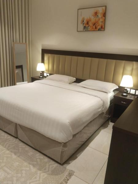 شقة فاخرة بغرفتين وحمامين وصالة جلوس وصالة طعام - Madinah