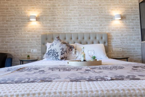 Luxury Plateia Rooms - Thessaloniki Airport Makedonia (SKG)