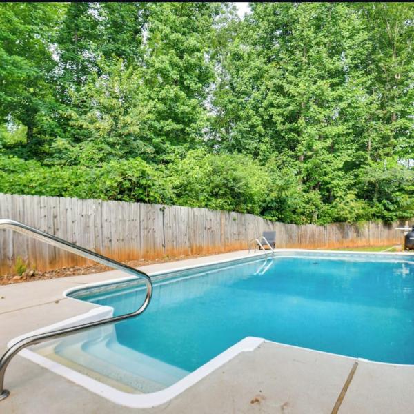 Stunning Private Villa In Monroe With Pool - Monroe, GA