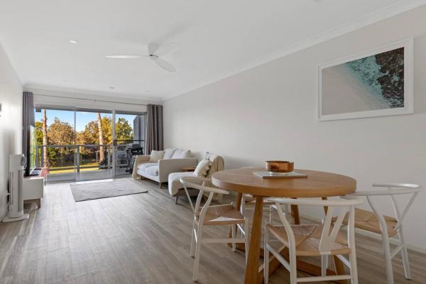 2bdr Beachside Bliss In Wamberal - Avoca Beach