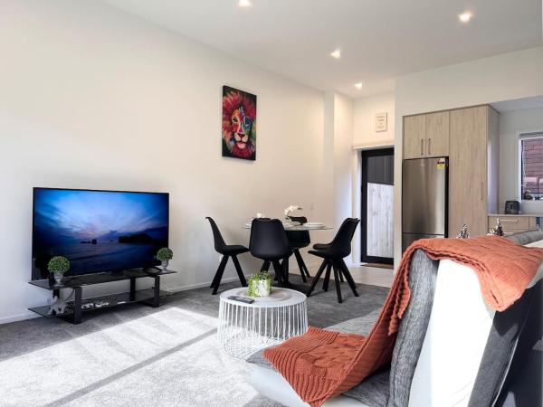 Spacious Luxe 3 Story Townhouse On Cashel Street - Lyttelton