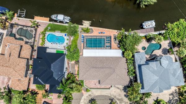 Palm Island Life - Heated Pool, Canal Front, Fire Pit, Walk To Siesta Beach - Siesta Key, FL