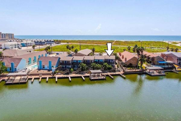 Scoop Deck - Dock Pool & Balcony Views - Corpus Christi, TX