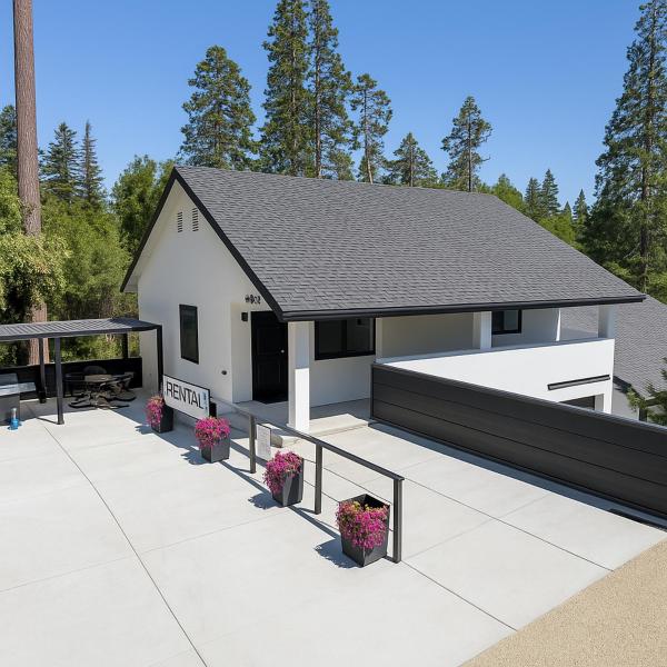 The White House Coveted Triplex Near Lake - Shaver Lake, CA